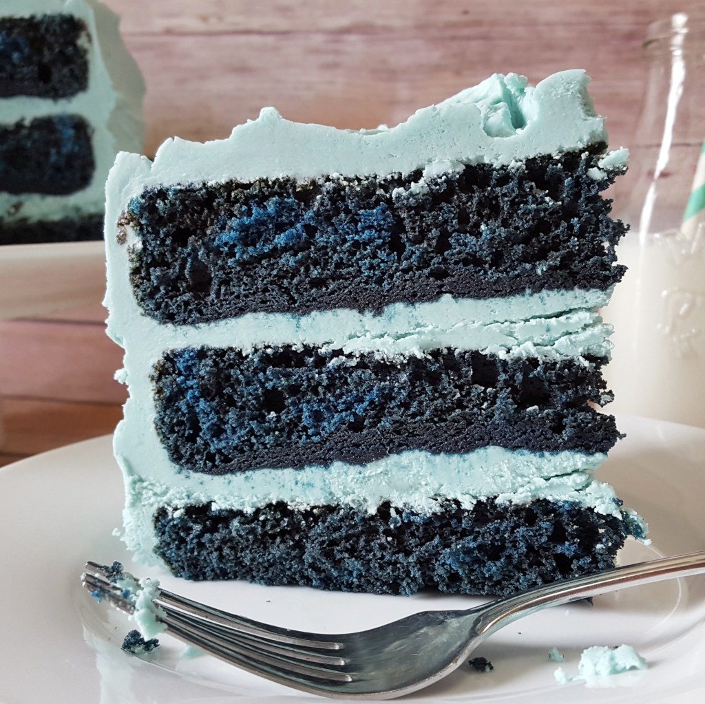 Blue Velvet Cake – Rumbly in my Tumbly